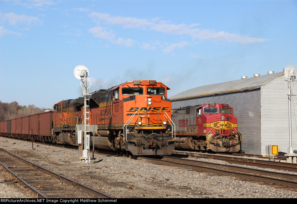 KEE-BIR Taconite Load Passing Through Old Monroe, Mo.